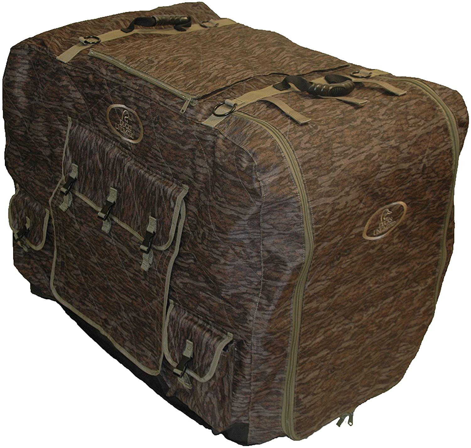 What to Look for When Buying Insulated Kennel Covers for Dogs